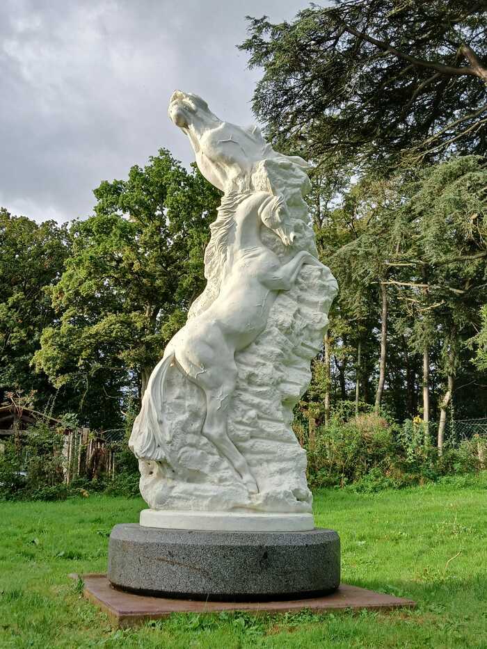 Découverte du parc des sculptures de l'artiste Arnaud Kasper | Région ...